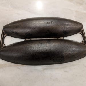COOL Vintage Lodge Vienna Roll Pan 2FB Cast Iron - Etsy