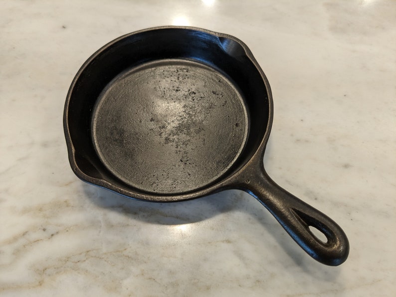 RARE Favorite Piqua Toy Skillet Cast Iron WOW - Etsy