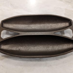 COOL Vintage Lodge Vienna Roll Pan 2FB Cast Iron - Etsy
