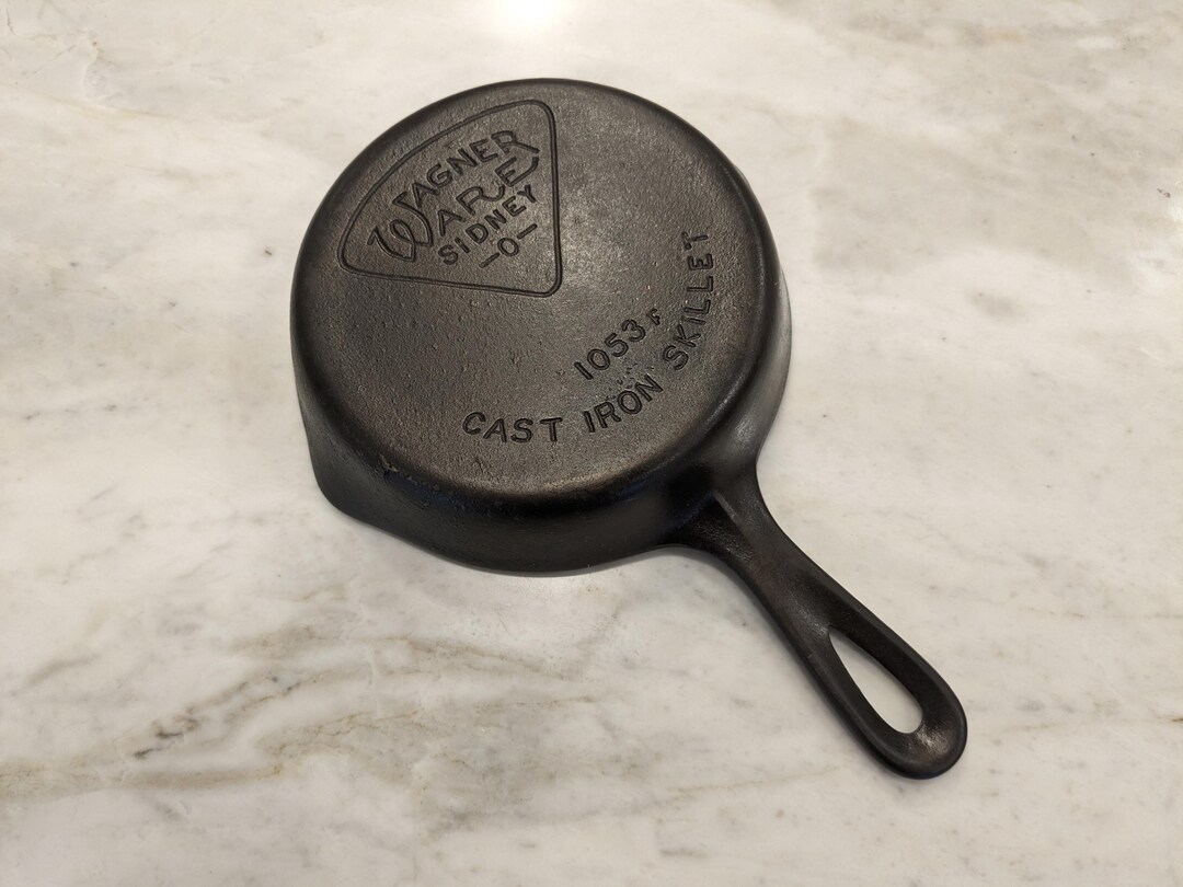 COOL Vintage Wagner Pie Logo 3 Cast Iron Skillet - Etsy