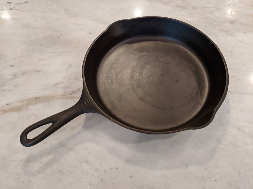 Vintage Victor 722 No.8 Cast Iron Skillet Made by Griswold - Etsy