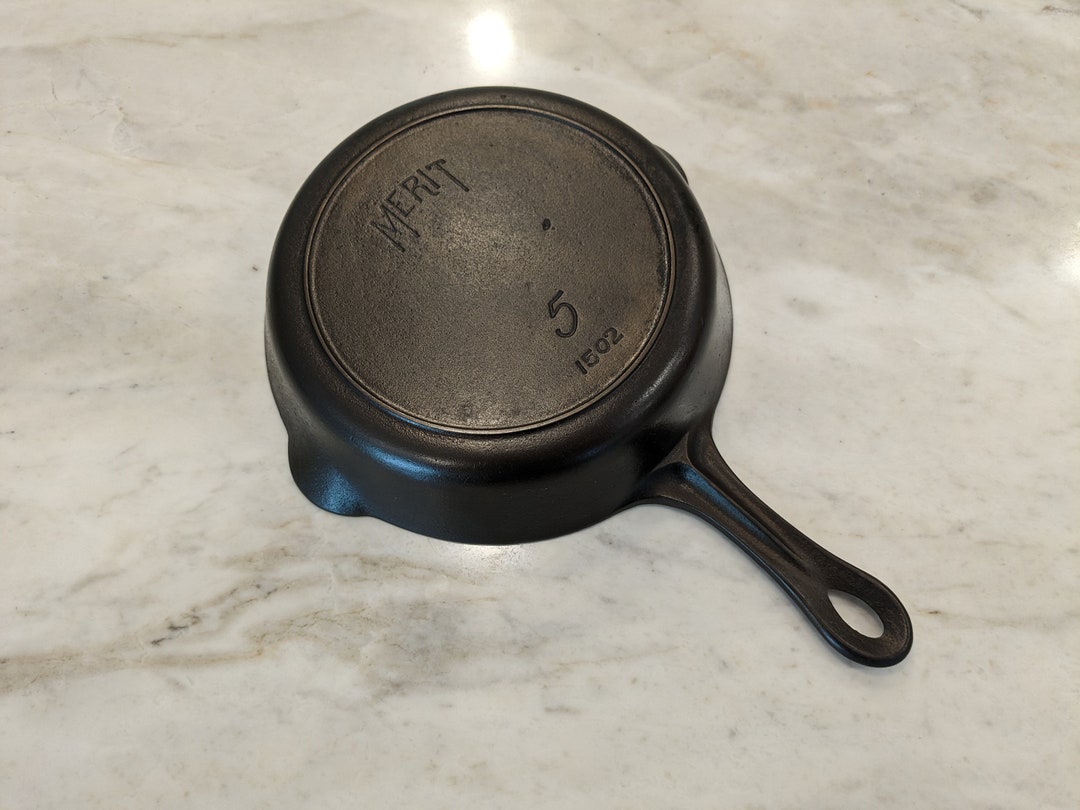 Vintage Merit by Griswold No.5 Cast Iron Skillet Heat Ring 1502 LOOK - Etsy