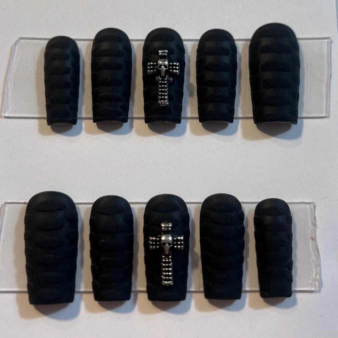 Matte Black Crocodile Press on Nails | Goth | Emo | Grunge - Etsy