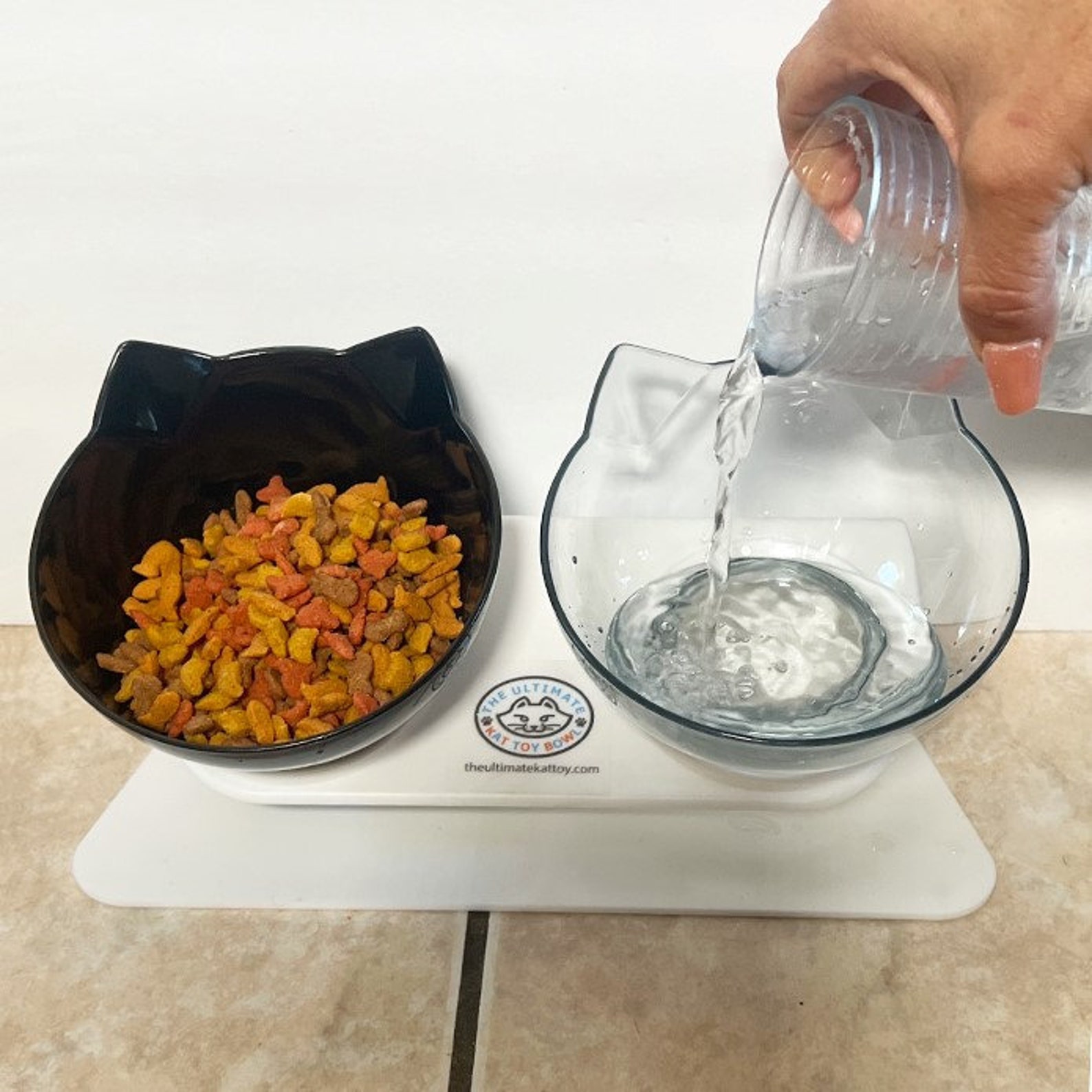 Elevated Cat Food Bowls Your Cats Will Love. Raised Food Bowls Protect ...