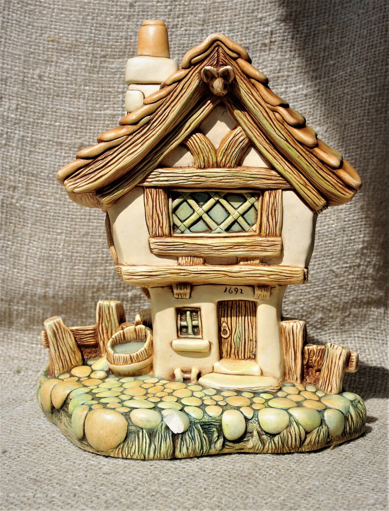 Pendelfin Cobble Cottage Stand Designed by Doreen Noel - Etsy