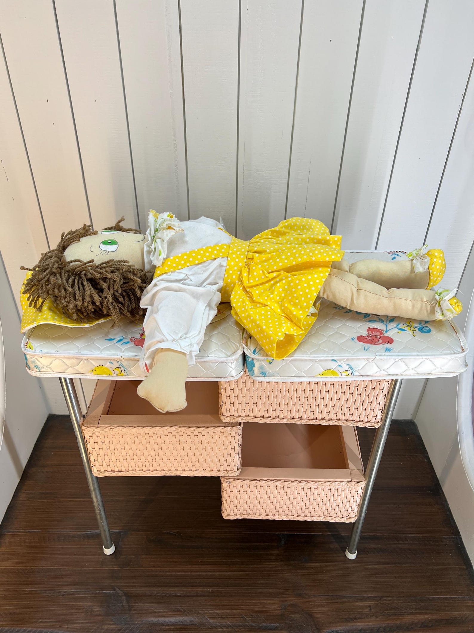 Vintage 1960s Wicker Doll Changing Table: Peach & White, Folding - Etsy