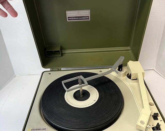 Vintage General Electric Record Player. Army Green and Beige Color ...