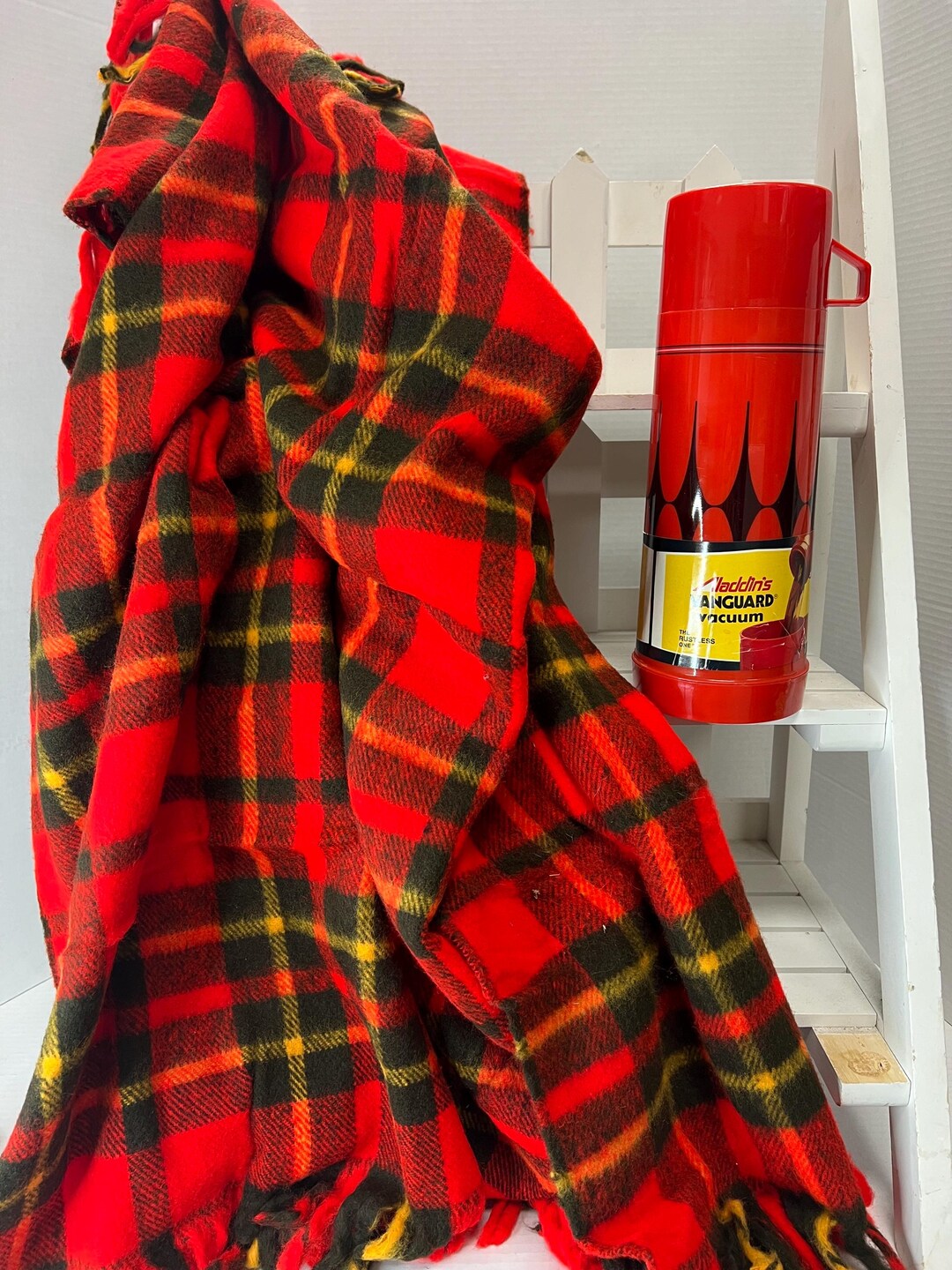 Aladdin Vanguard Thermos NEW and Wool Stadium Blanket W/fringe, Red ...