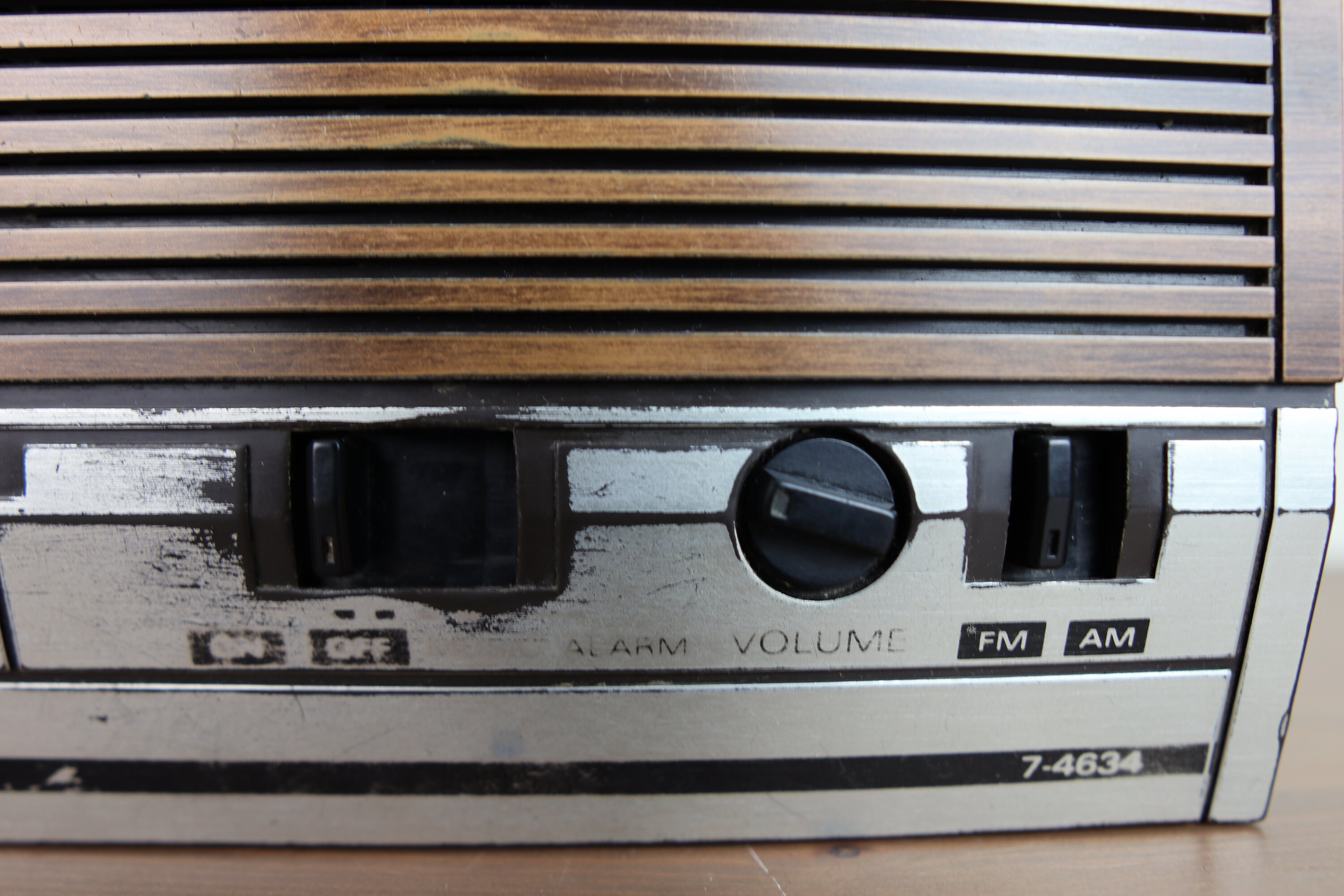 Beautiful Vintage 1980s General Electric Digital Alarm Clock Radio With ...