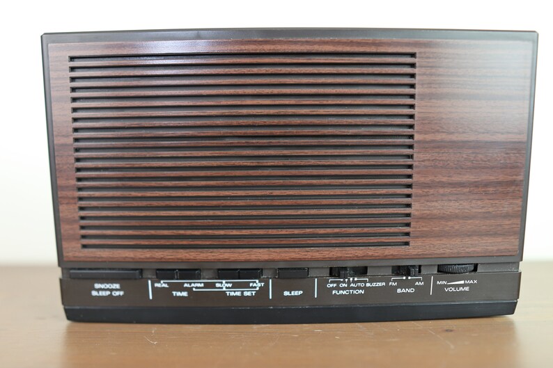 Classic Vintage 1980s Sanyo Bedside Digital Alarm Clock Radio With ...