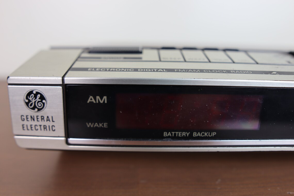 Beautiful Vintage 1980s General Electric Digital Alarm Clock - Etsy