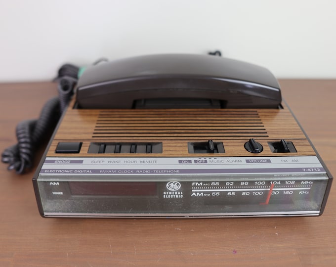 Classic Vintage 1980s General Electric Digital Alarm Clock Radio ...