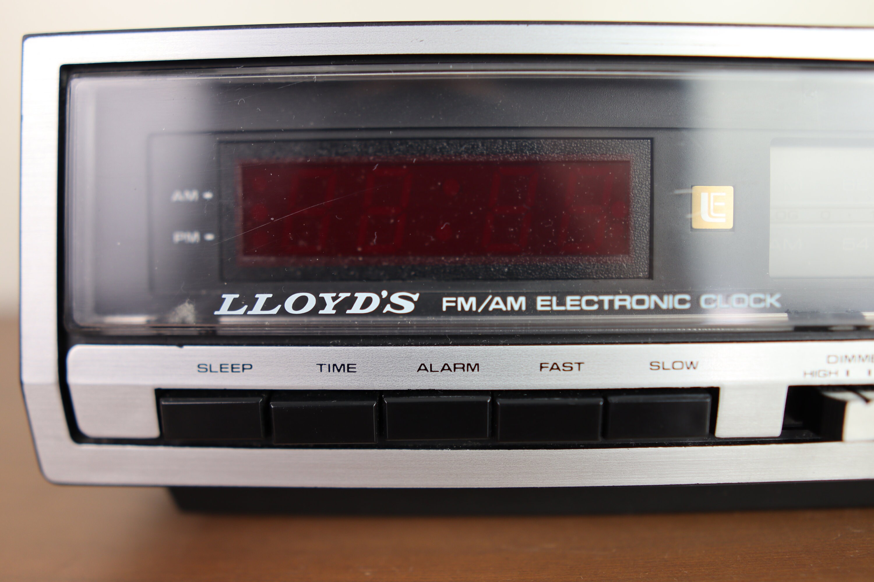 Classic Vintage Large 1980s Lloyd's Digital Bedside Alarm Clock Radio ...