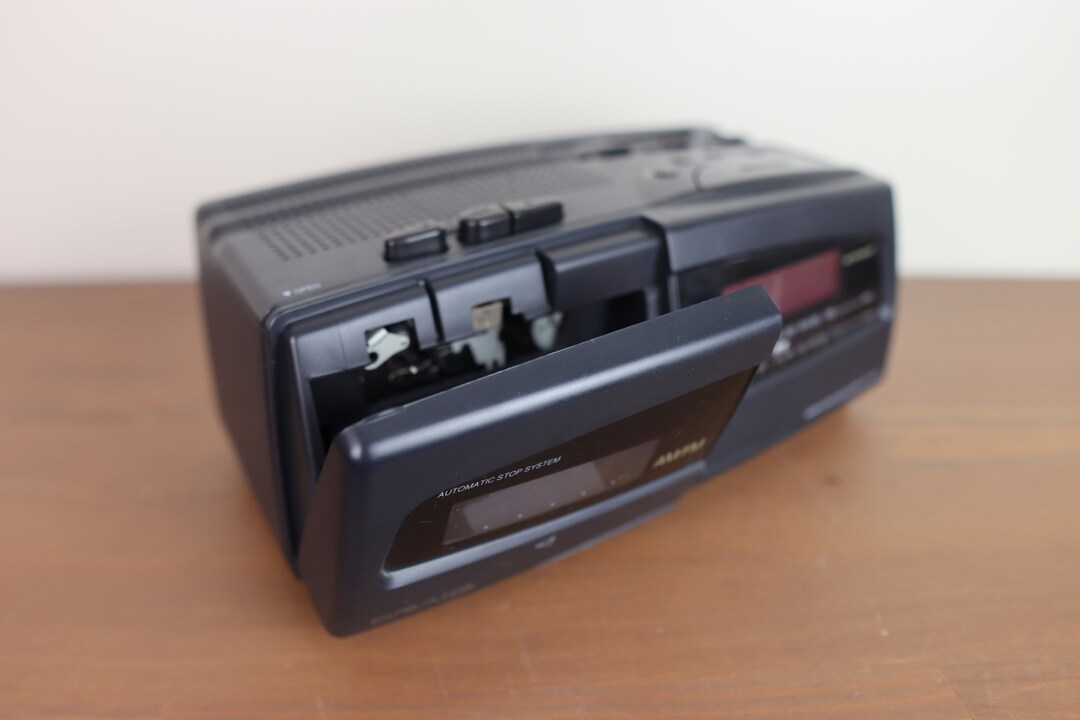 Vintage 1990s Craig Digital Bedside Alarm Clock Radio/cassette - Etsy