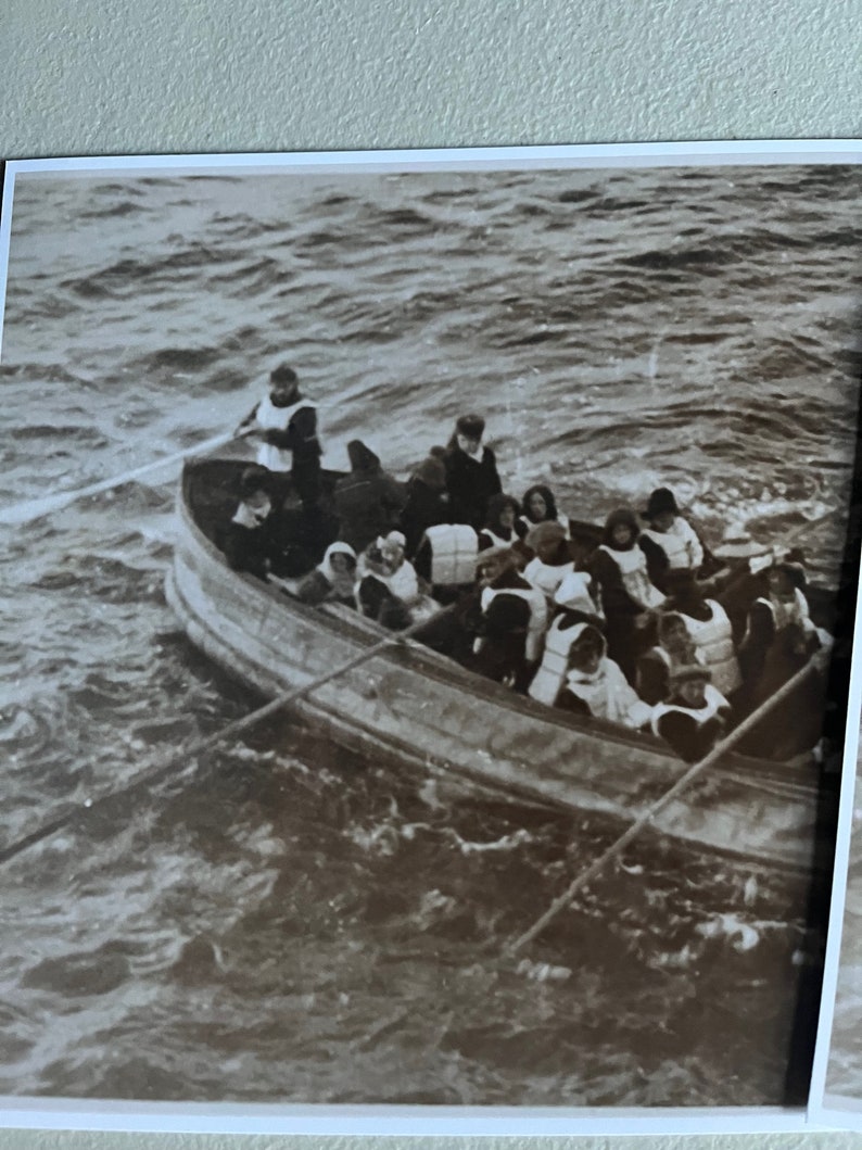 RMS Titanic Collapsible Lifeboat Approaches the Carpathia - Etsy