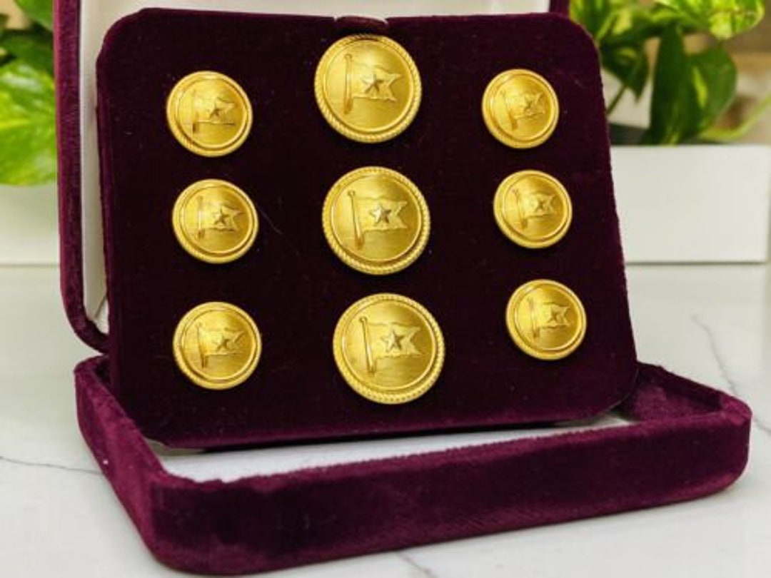 RMS Titanic White Star Line 9-piece Officers Tunic Buttons in Display ...