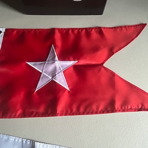 RMS Titanic, Her Iconic Flags! the White Star Line Flag & the Flag of ...