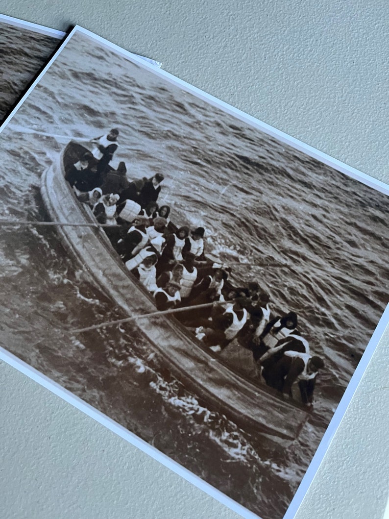 RMS Titanic Collapsible Lifeboat Approaches the Carpathia - Etsy