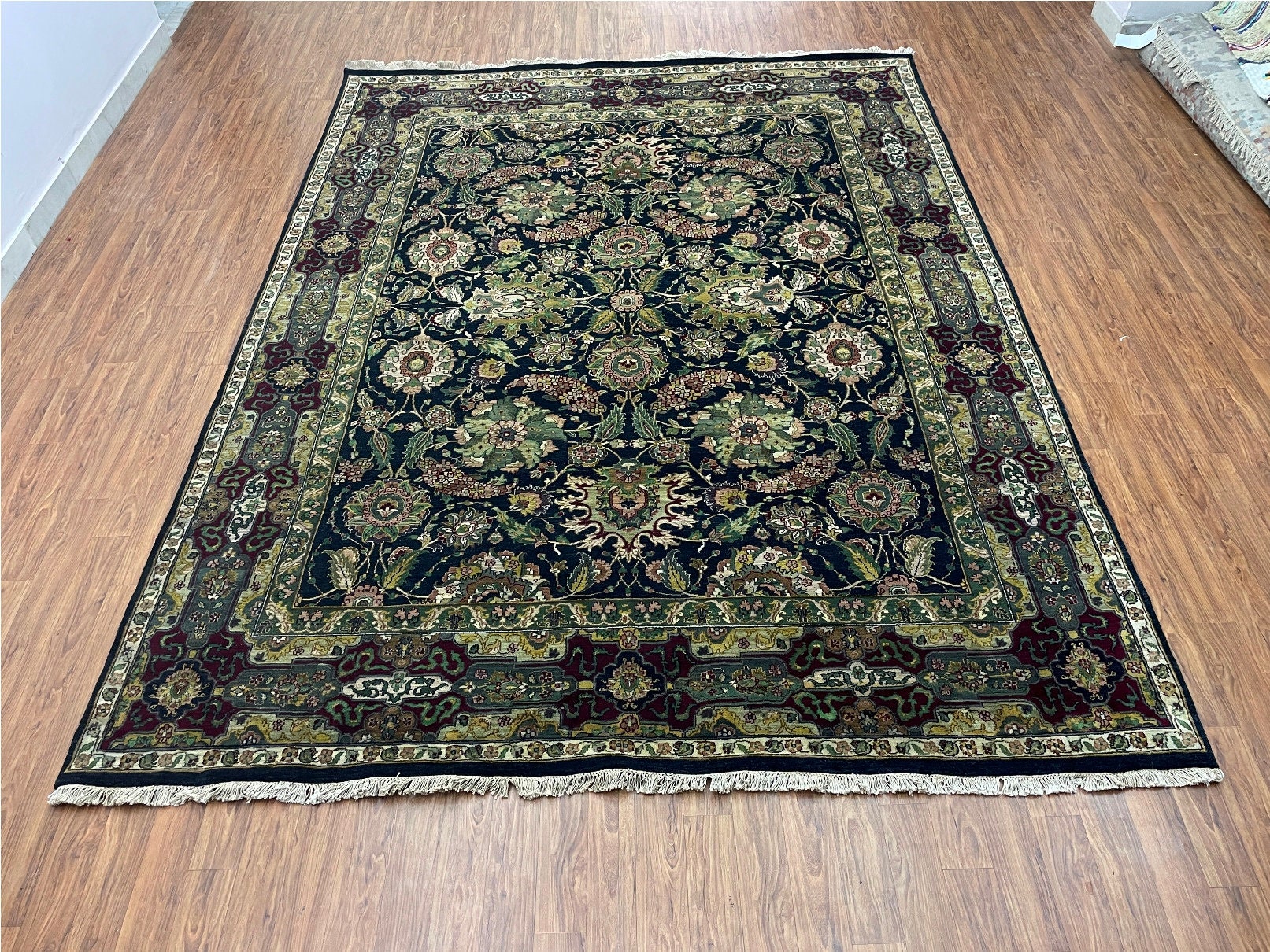 Hand Knotted Wool Carpet, Traditional Woolen Carpets, Floral Design Rug ...