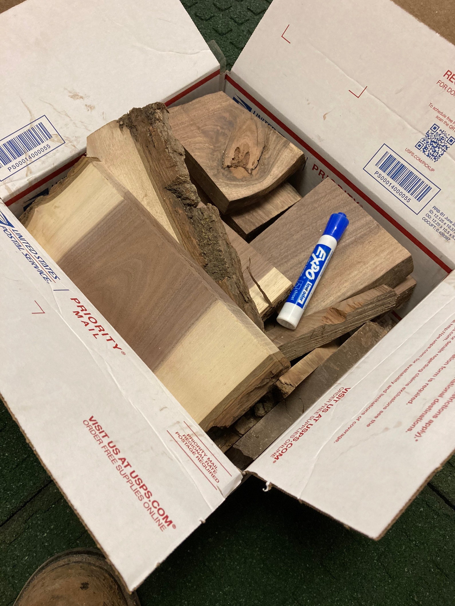 8lb Walnut Slabs Craft Bundle Box Walnut Wood Scrap Sticks - Etsy