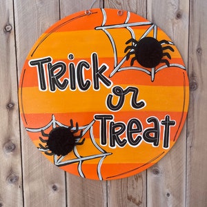 Halloween Door Hanger, Spider Door Hanger, Trick or Treat Door Decor ...
