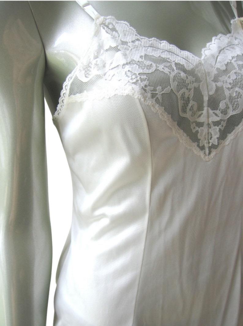 Vintage Vassarette Intimates NEW Women's Signature Lace Pearl Liquid ...