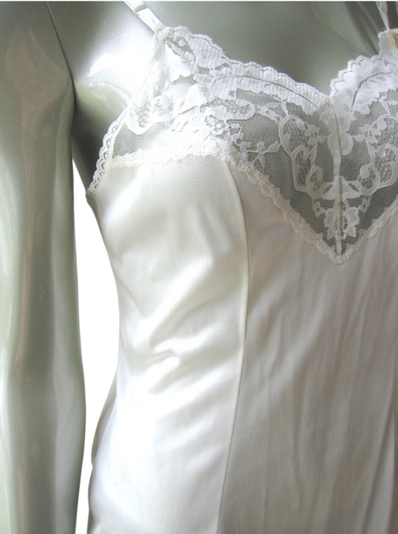 Vintage Vassarette Intimates NEW Women's Signature Lace Pearl Liquid ...