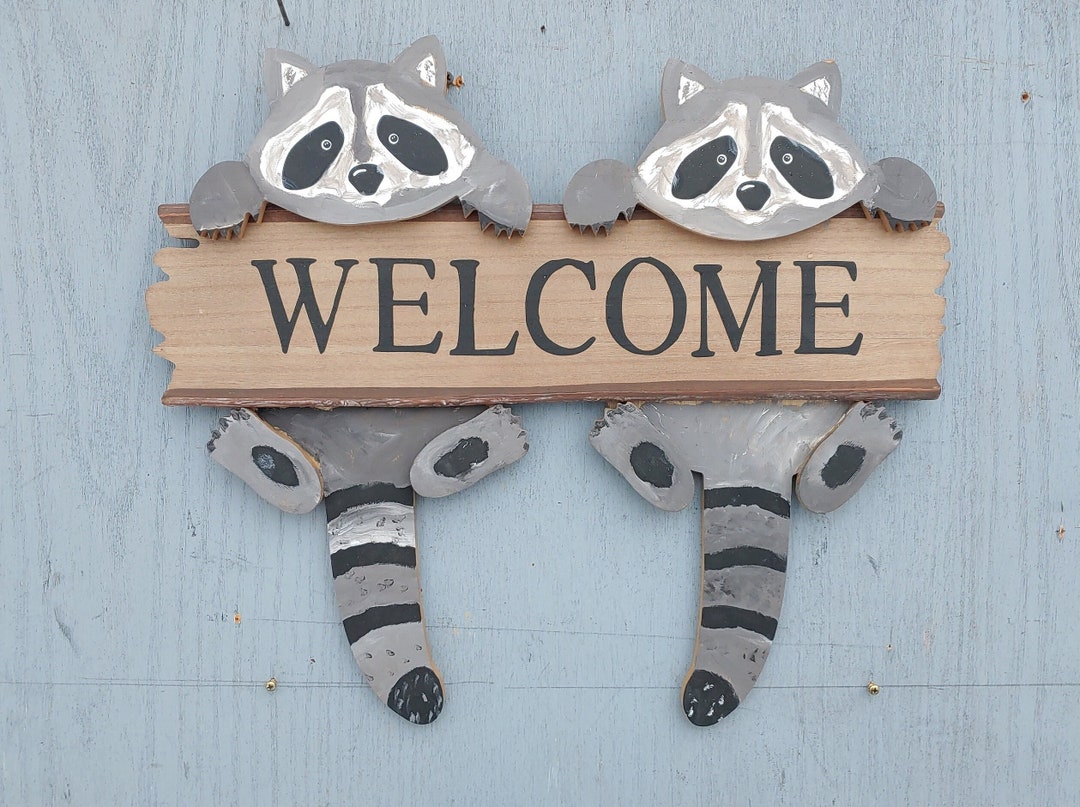 Raccoon welcome Sign, Wildlife Critters. Woodland Animal, Nighttime ...