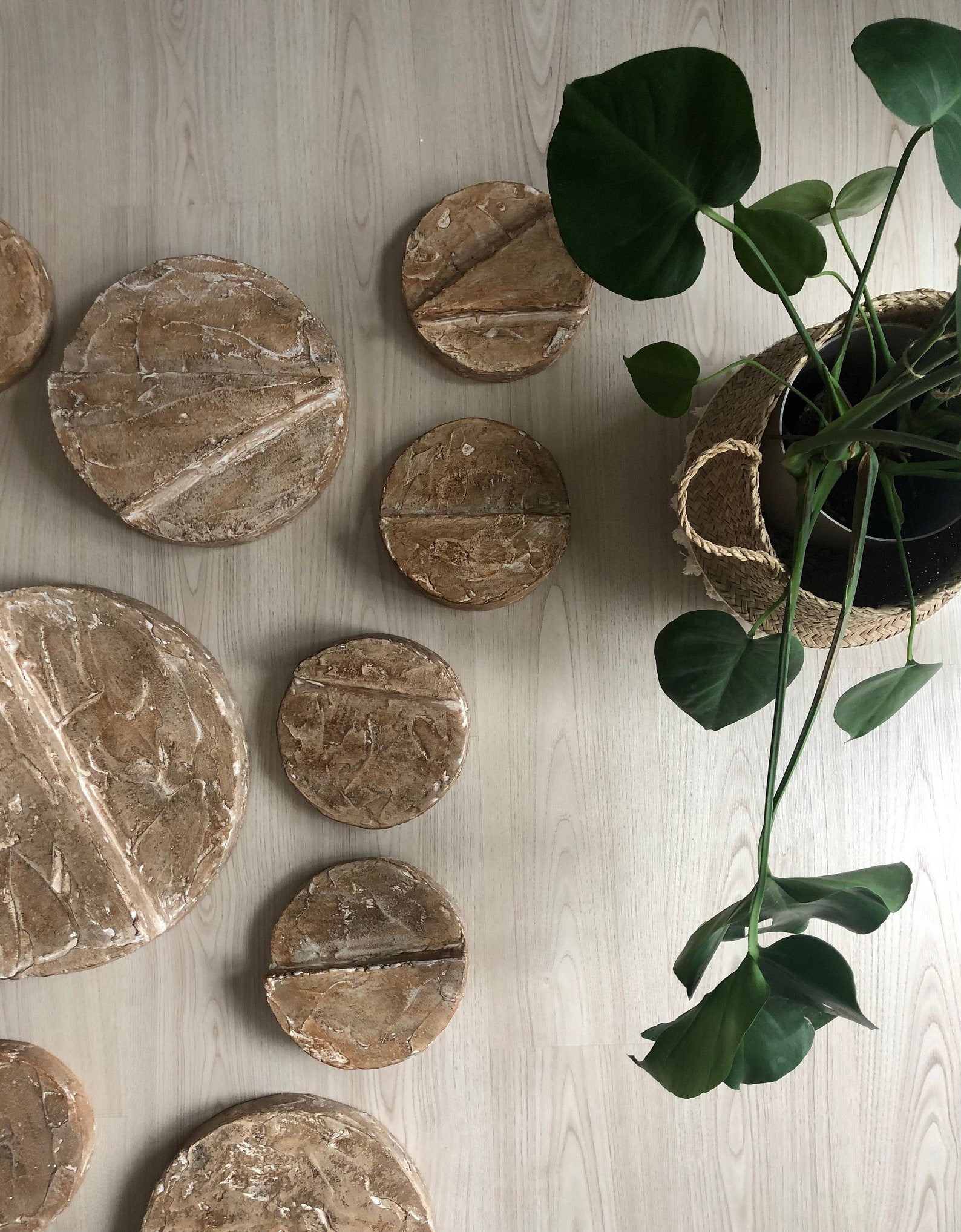 Circular Plaster Wall Art Set, 17 Piece of Artworks, 3D Wall Art ...