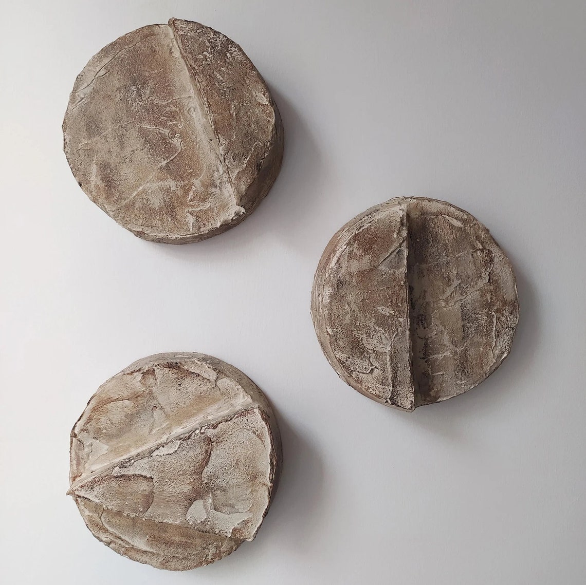 Circular Plaster Wall Art Set, 17 Piece of Artworks, 3D Wall Art ...