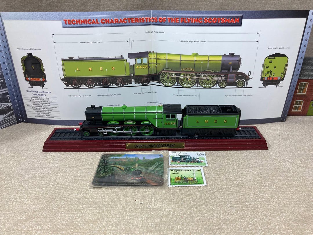 LNER FLYING SCOTSMAN Steam Locomotive Train Model Railway Display Model ...