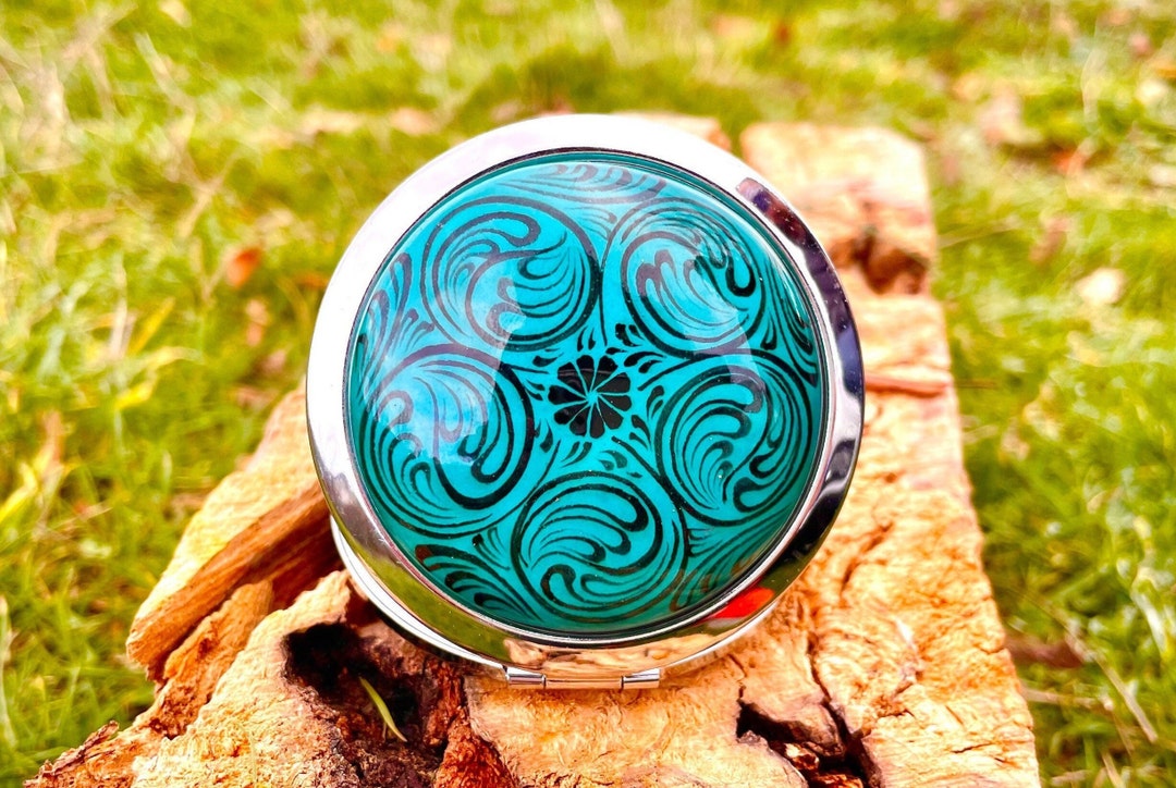 Compact Face Mirror for Travel, Small Folding Makeup Mirror for Clutch ...