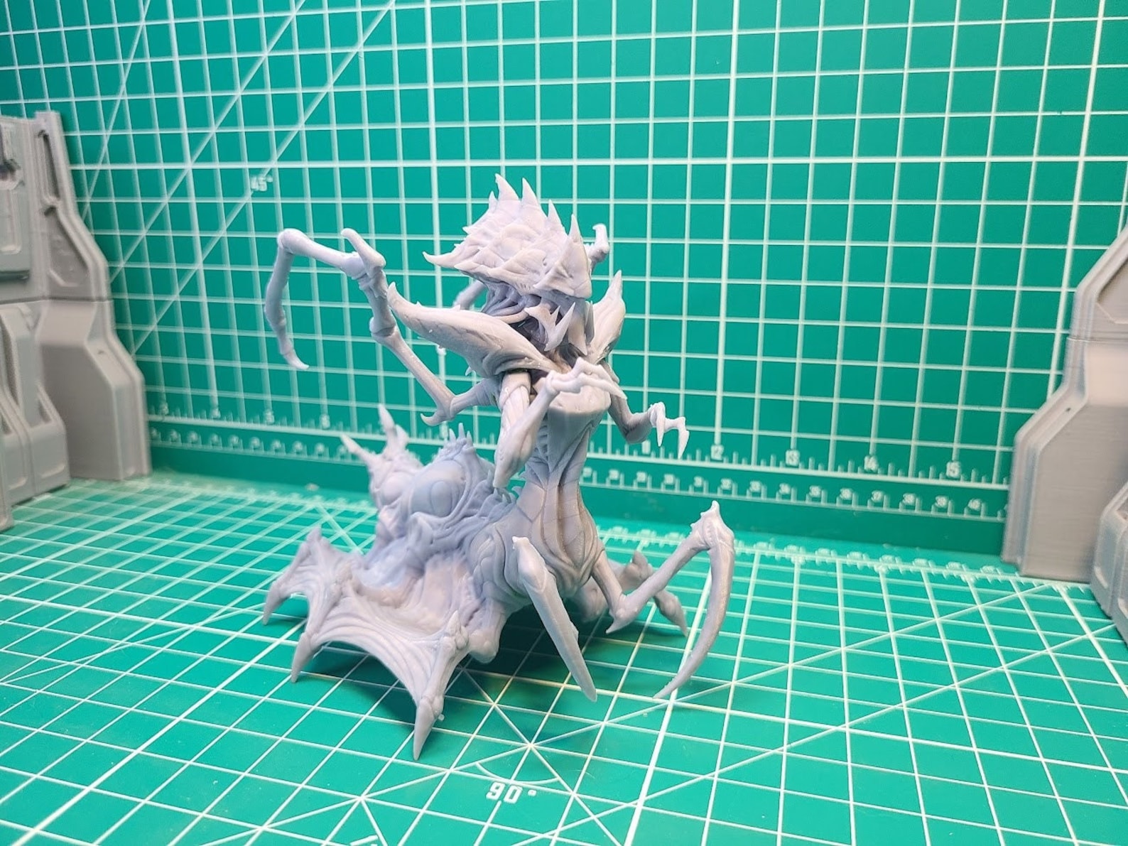 Hive Queen Prime Rescaled for Wargaming 50mm and 60mm Sizes - Etsy