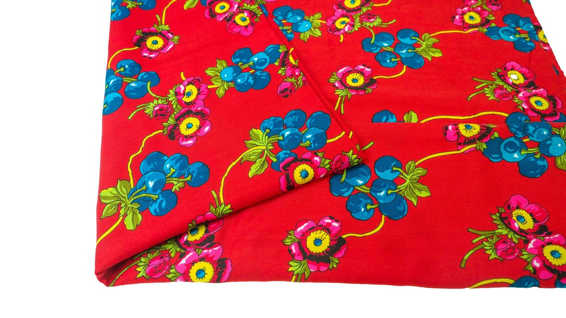 Floral 100% Wool Fabric: Traditional Romanian Scarf (1.5x1.5 Meter) - Etsy