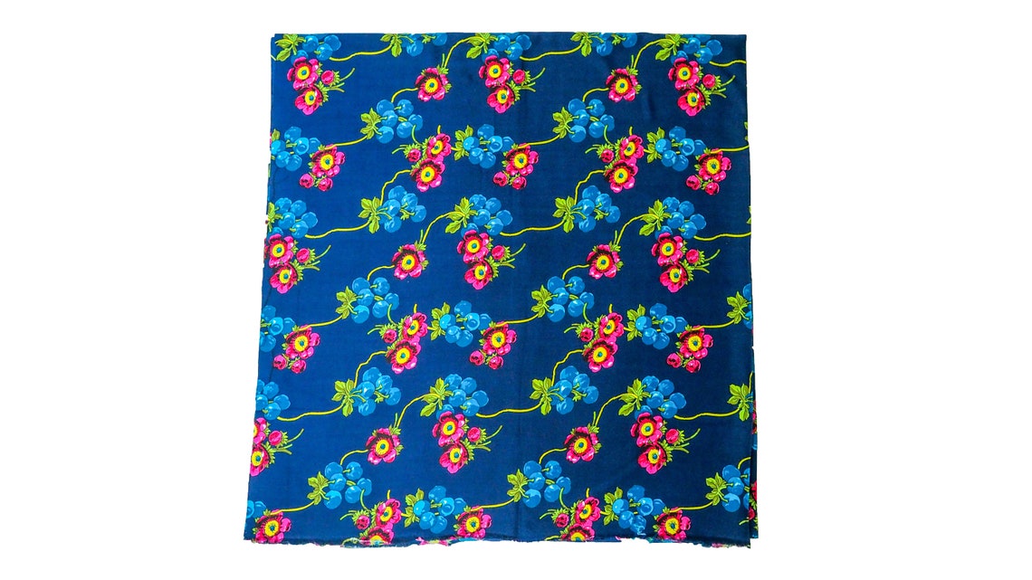 Floral 100% Wool Fabric: Traditional Romanian Scarf (1.5x1.5 Meter) - Etsy