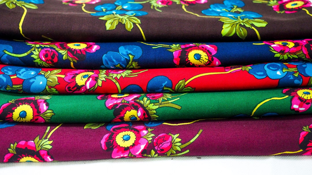 Floral 100% Wool Fabric: Traditional Romanian Scarf (1.5x1.5 Meter) - Etsy
