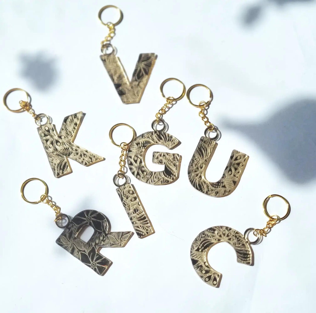 Keyring Letters floral Reflection - Etsy