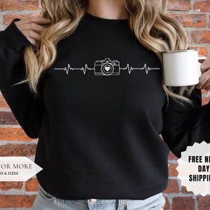 Photographer Sweatshirt Heartbeat Camera Photography Gift - Etsy