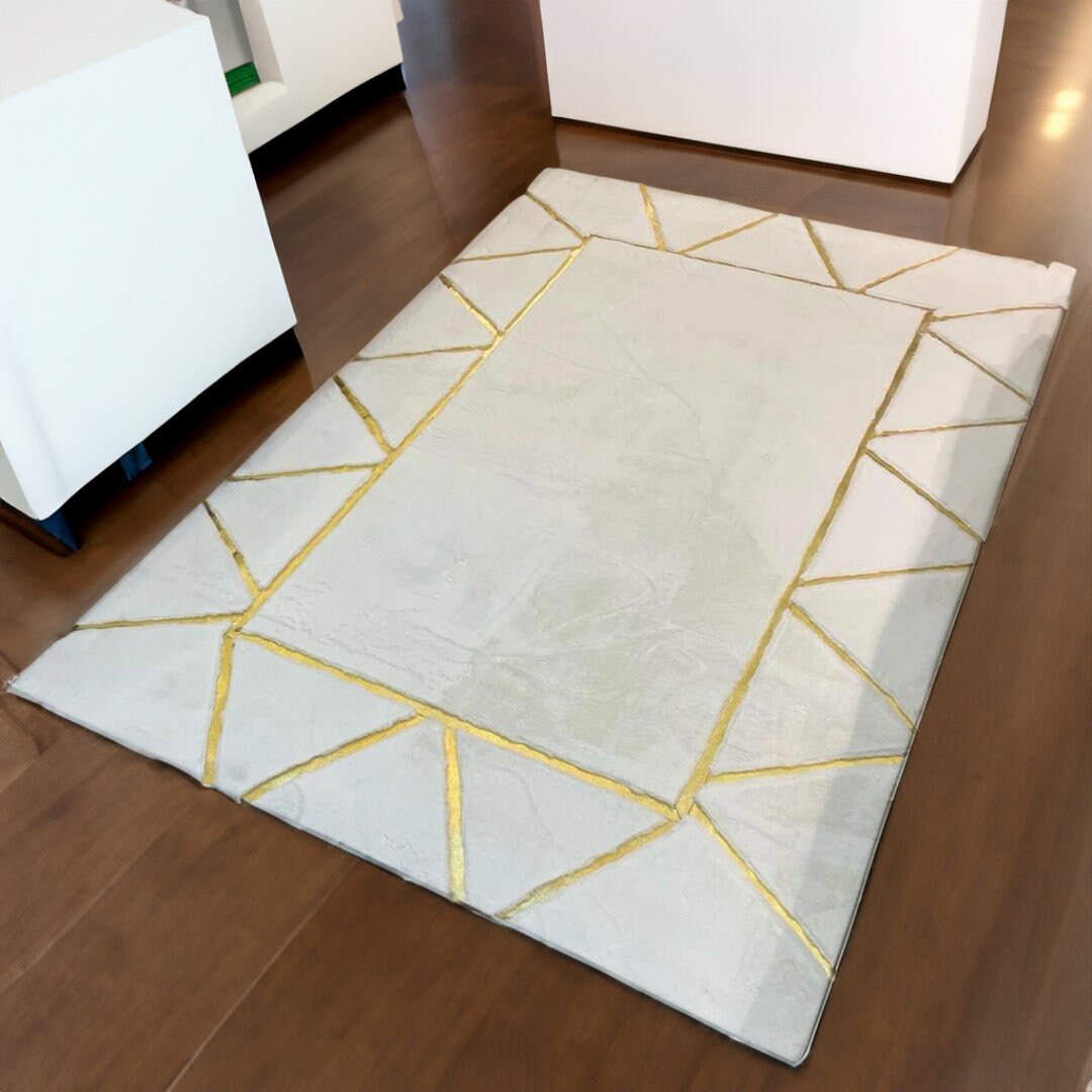 Geometric Plush Area White Faux Fur Living Room 5x8 Rug, White and Gold ...
