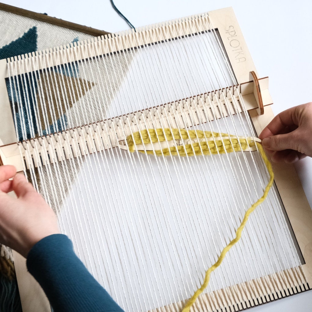 Large Weaving Frame Kit With Comb, Shuttles and Needles - Etsy UK