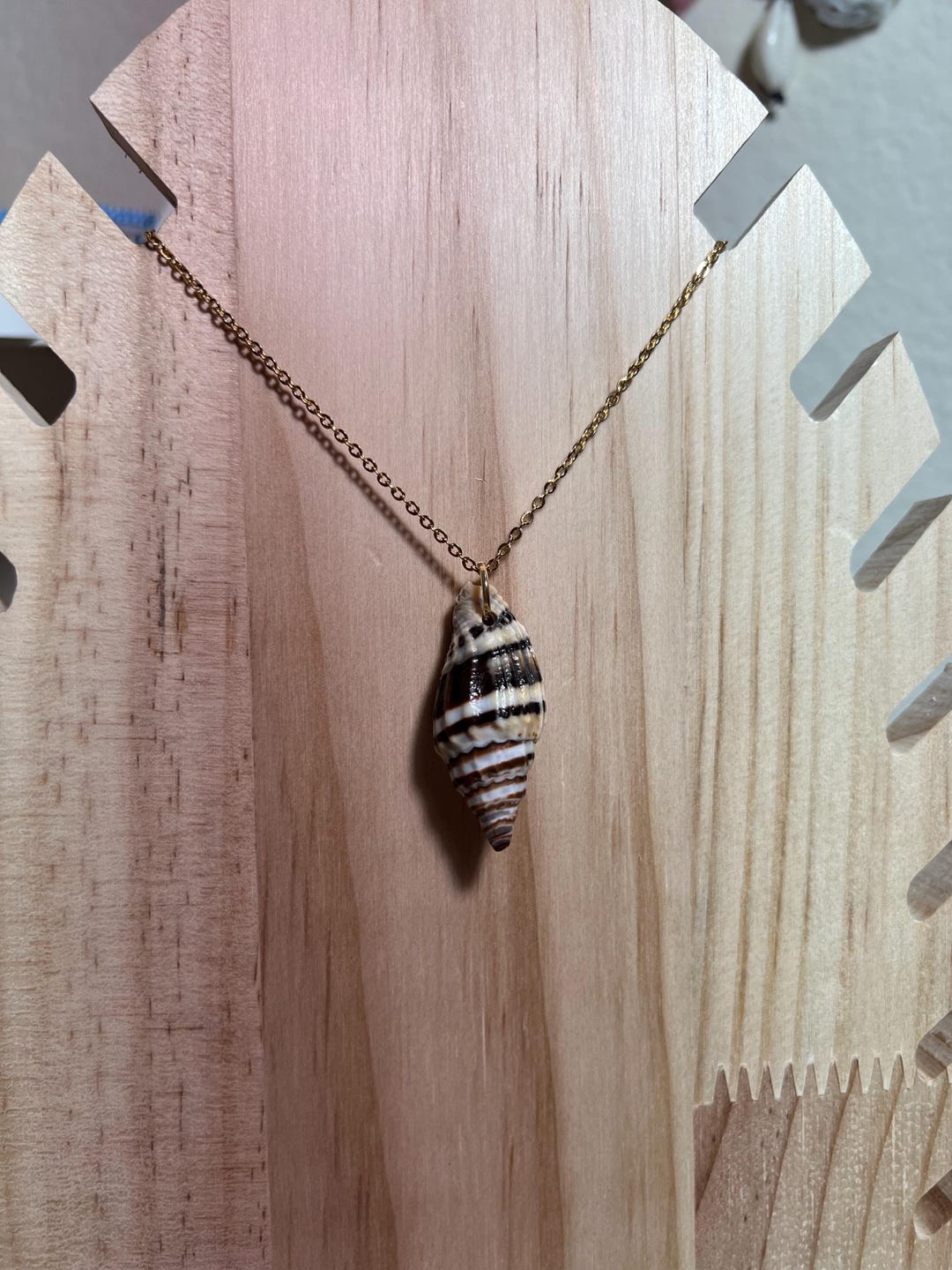 Dark Miter Shell Necklace - Etsy