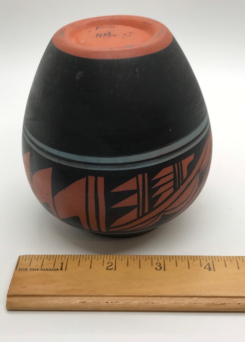 Vintage NAVAJO Native American Red Clay Pottery Vase With Black & Grey ...