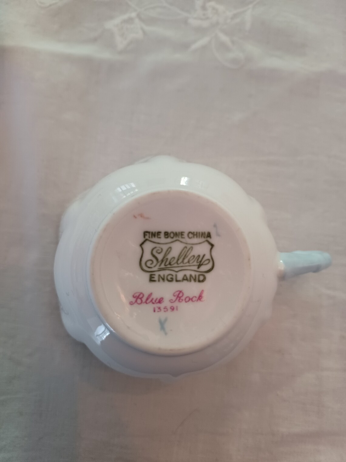 Blue Periwinkle Flowers on White, Blue Rock Pattern, Vintage, Pristine ...