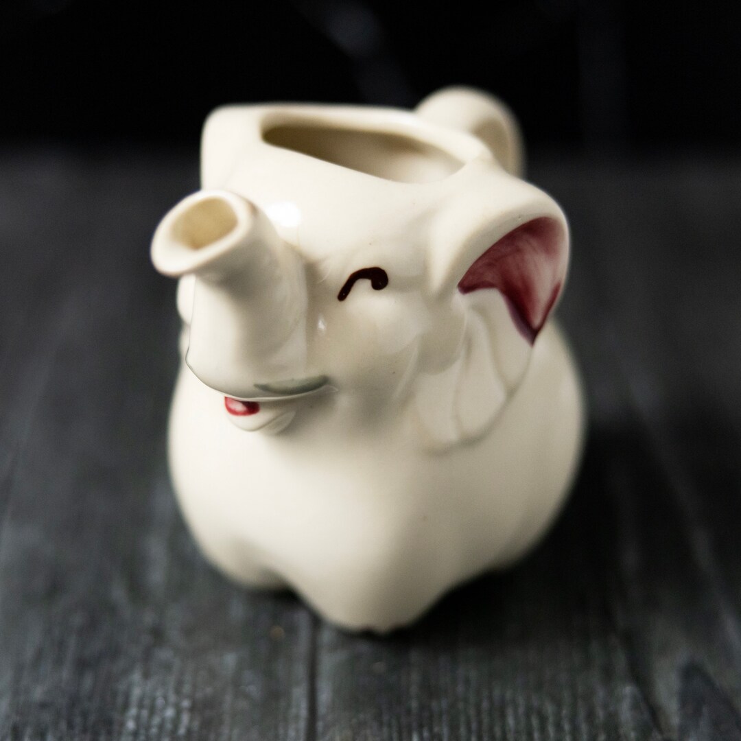 Shawnee Vintage Pottery Ceramic Elephant Pitcher Creamer Kitsch Kitschy ...