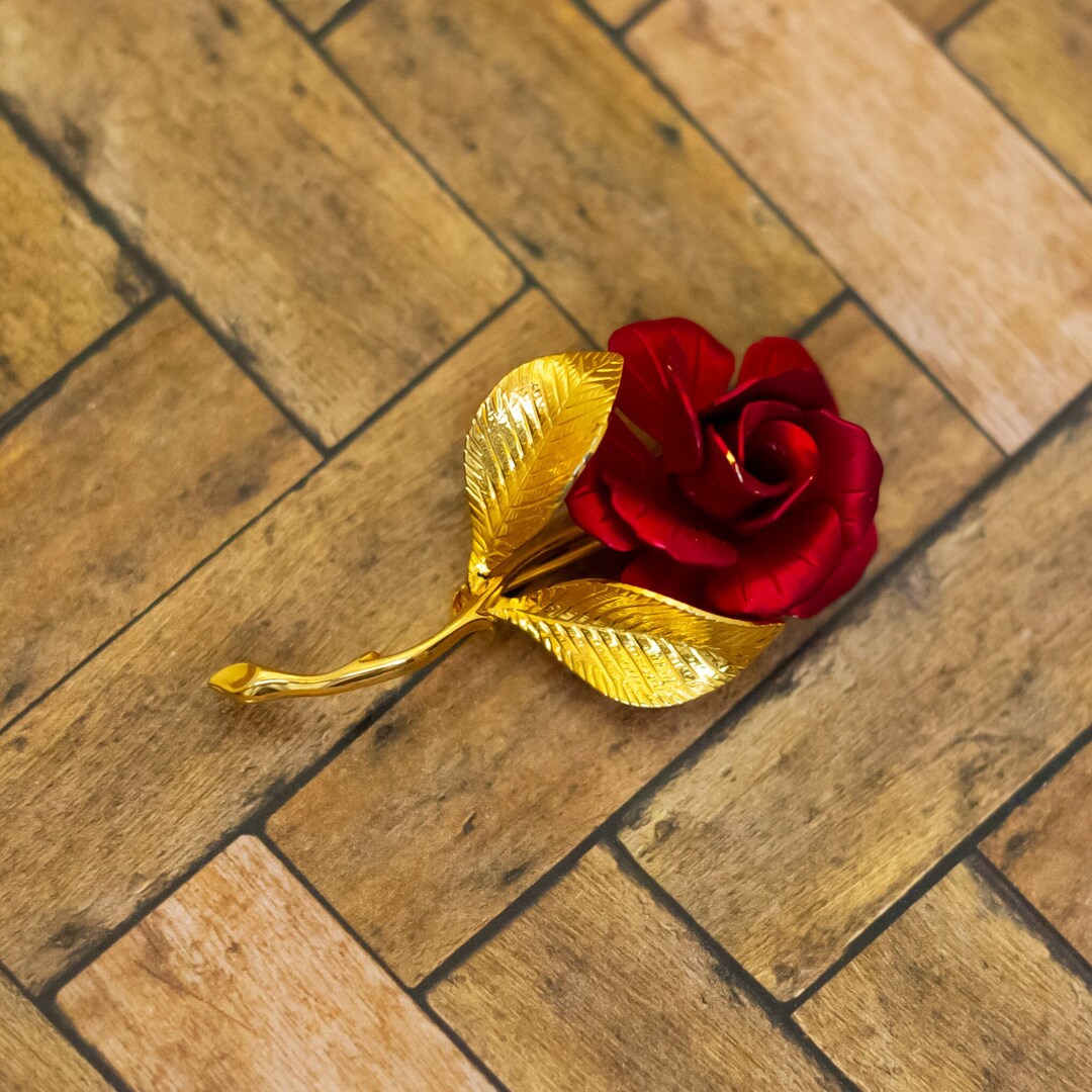 Vintage Intricate Red Rose Romantic Gold Tone Brooch by Cerrito - H34 ...