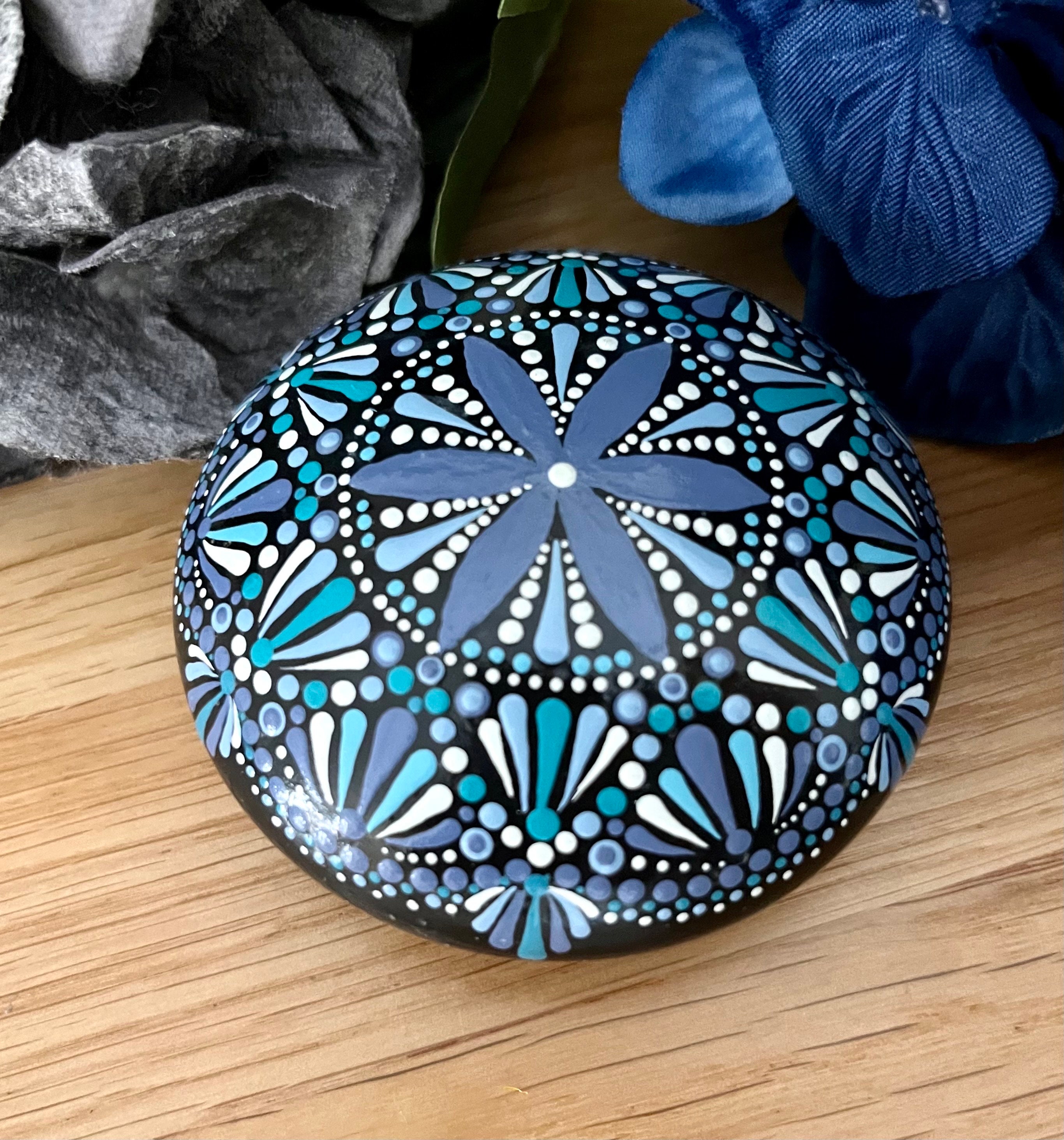 Mandala fait main, pierre ronde peinte à la main - Etsy France