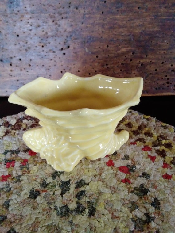 Vintage Mccoy Pottery Planter. Yellow Shell Planter. Pinecone - Etsy