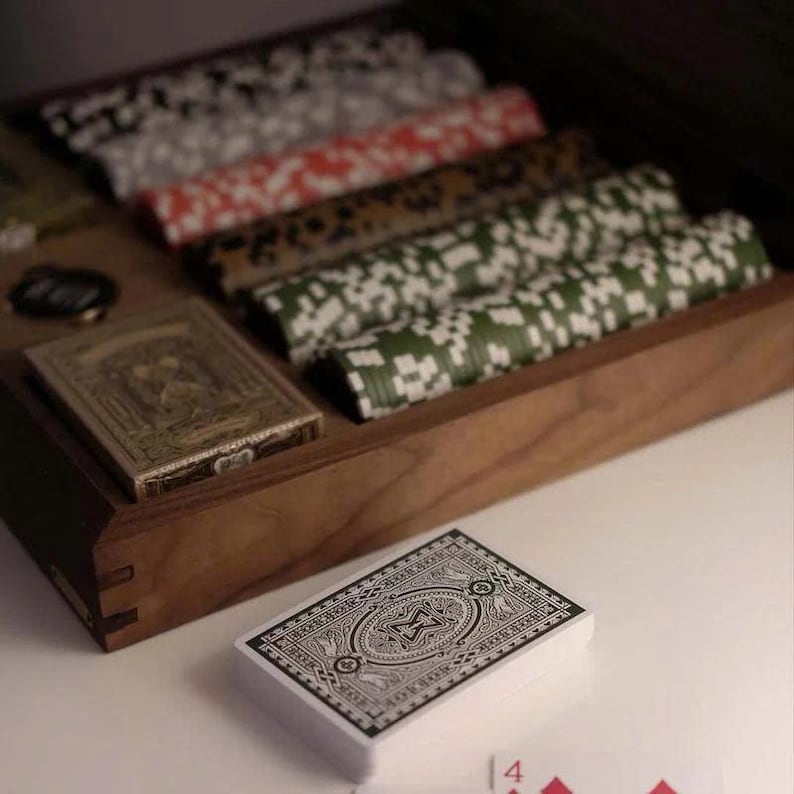Luxury Poker Chip Set: 300 Texas Holdem Chips in Walnut Box ...