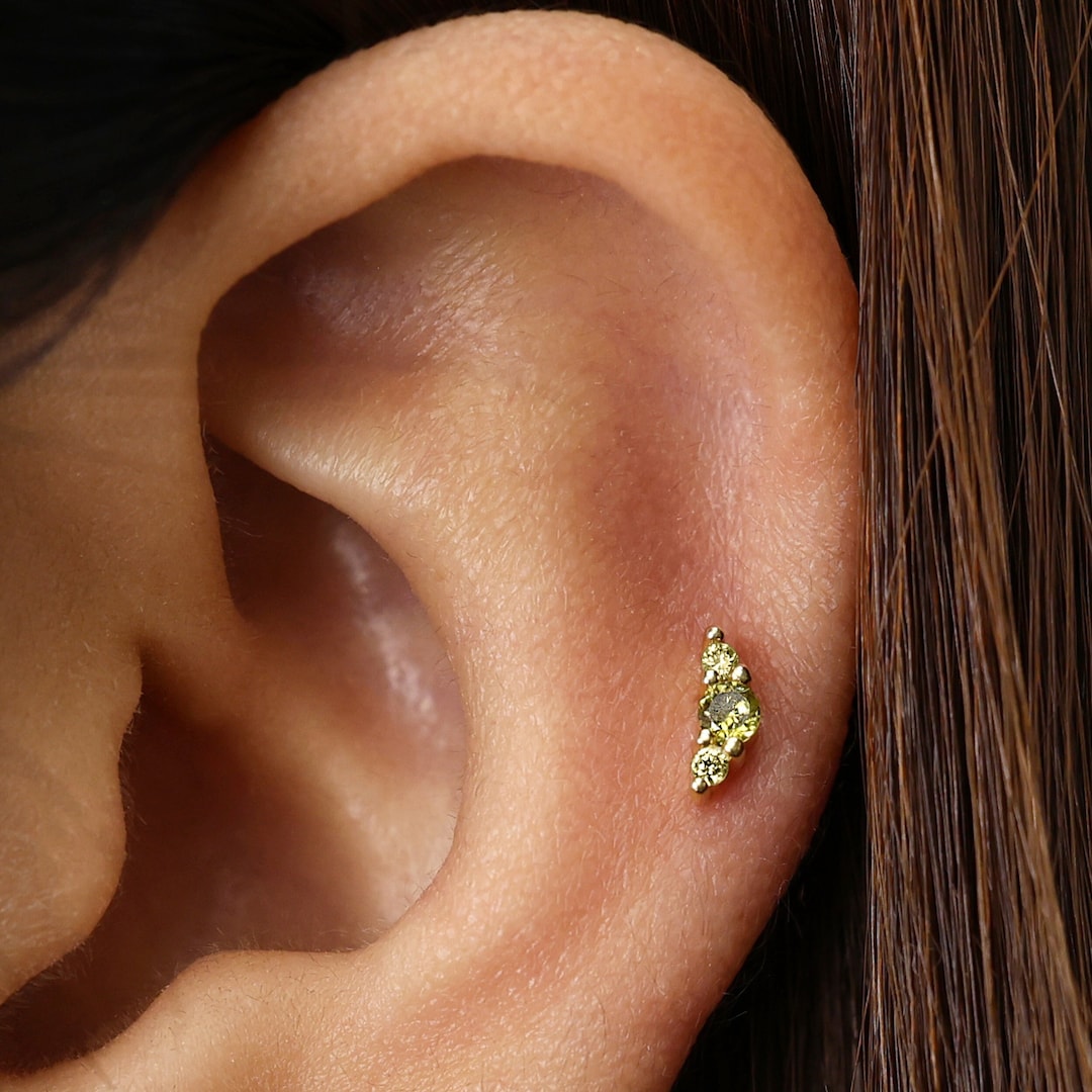 18G/16G Peridot Climber Internally Threaded Flatback Labret • Flat Back ...