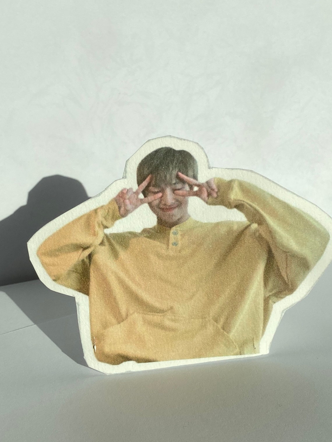 Mini figura de cartón BTS | Etsy